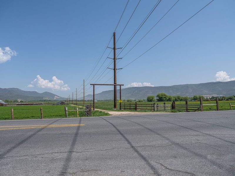 Rural Landscape of Utah: A Majestic Mountain View HDRi Maps and Backplates