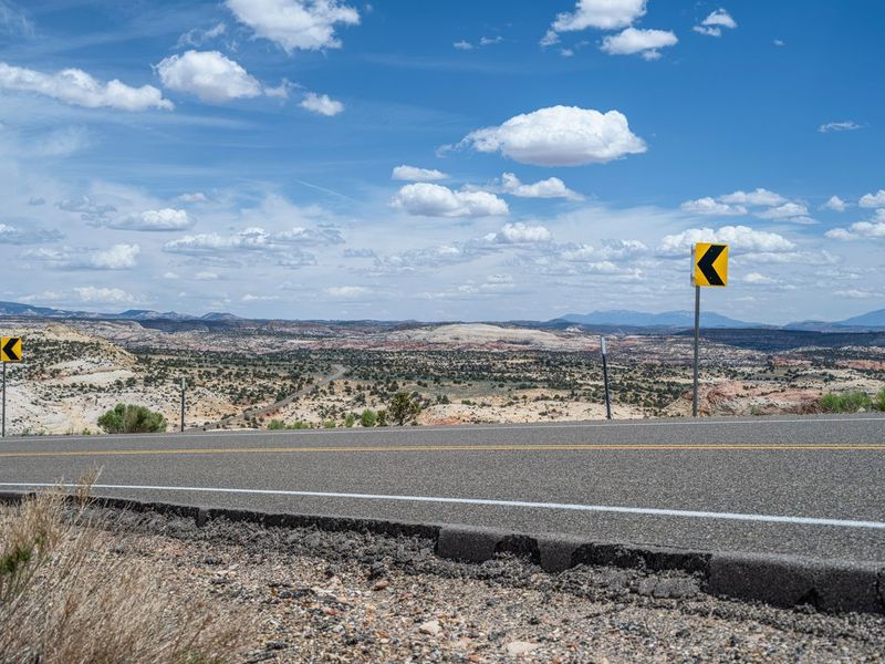Rural Road in Utah Landscape: Head of the Rocks HDRi Maps and Backplates