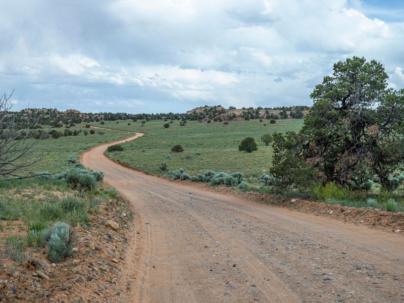 Rural Utah: Clear Skies and a Dirt Road HDRi Maps and Backplates