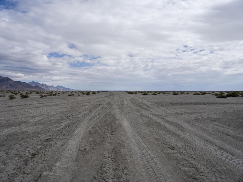 Rural Utah Landscape: Straight Down the Road HDRi Maps and Backplates