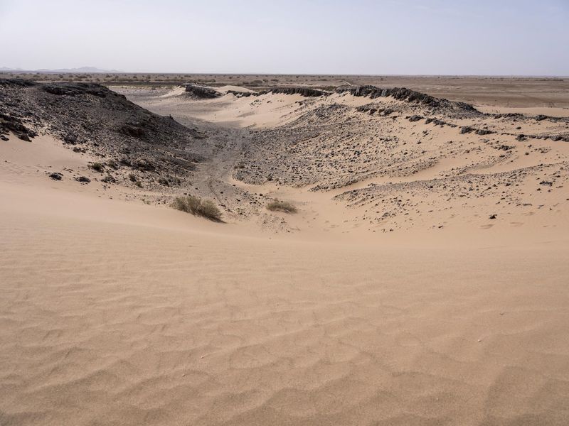 Exploring the Sahara Desert: Clear Skies and Rolling Dunes HDRi Maps ...