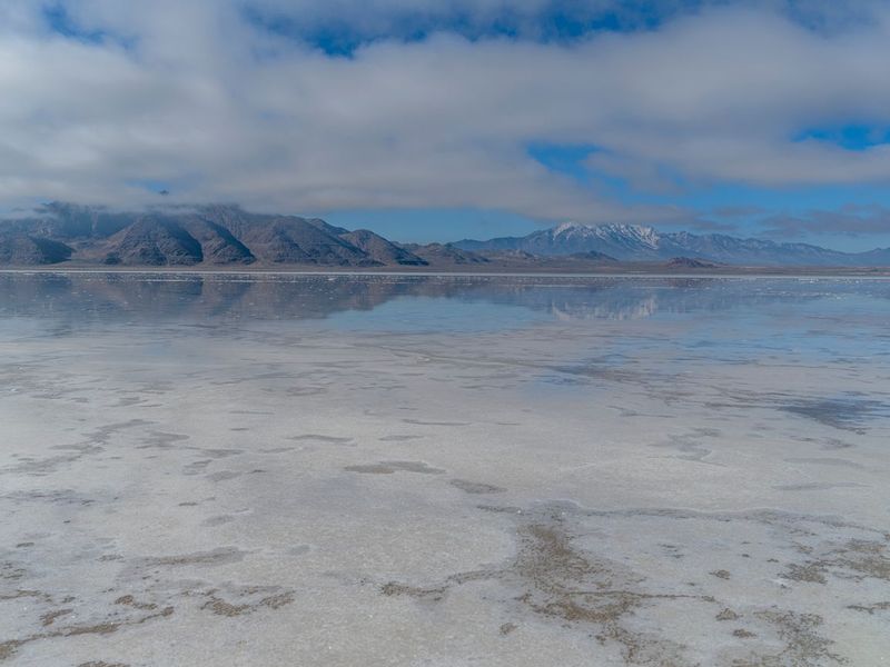 Salt Lake City Landscape: Mountains and Sunshine HDRi Maps and Backplates