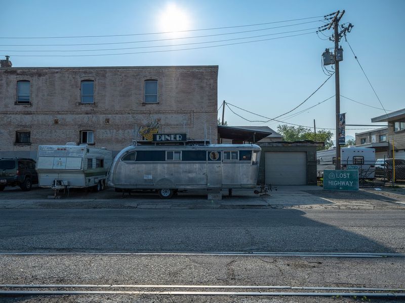 Salt Lake City, Utah: Road Shadows and Clear Skies HDRi Maps and Backplates