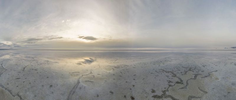 Salt Lake Reflection: Grey Sky in the Water HDRi Maps and Backplates