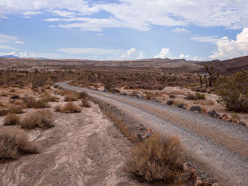 Scenic Off-Road Adventure in California Desert HDRi Maps and Backplates