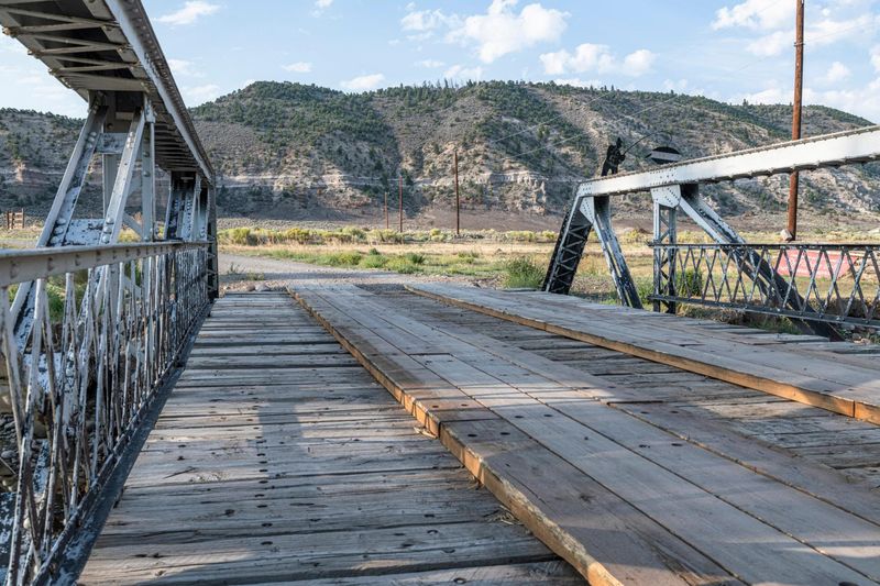 Scenic Off-Road Track near Antonito, Colorado - HDRi Maps and Backplates