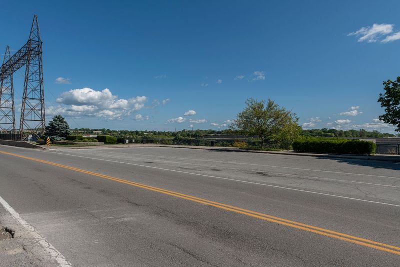 Scenic Road through Niagara Falls in Canada HDRi Maps and Backplates