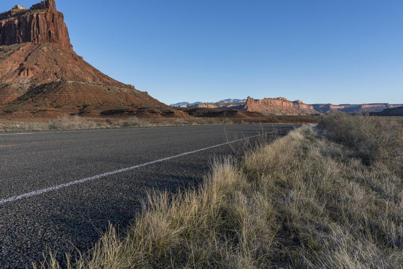 Scenic Road Trip in Red Rock, Utah HDRi Maps and Backplates