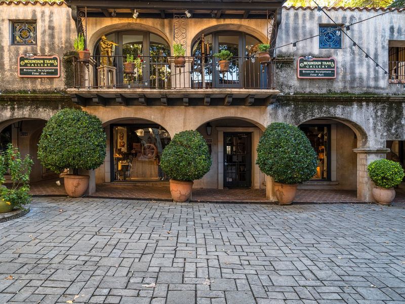 Sedona, Arizona: Courtyard Italian Storefronts HDRi Maps and Backplates
