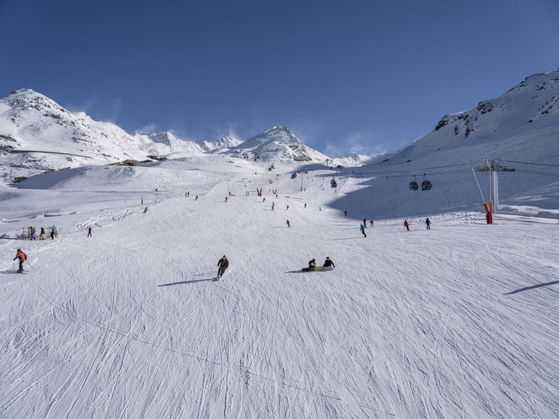 Ski Slope in the Alps, France - Winter Recreation and Mountain ...