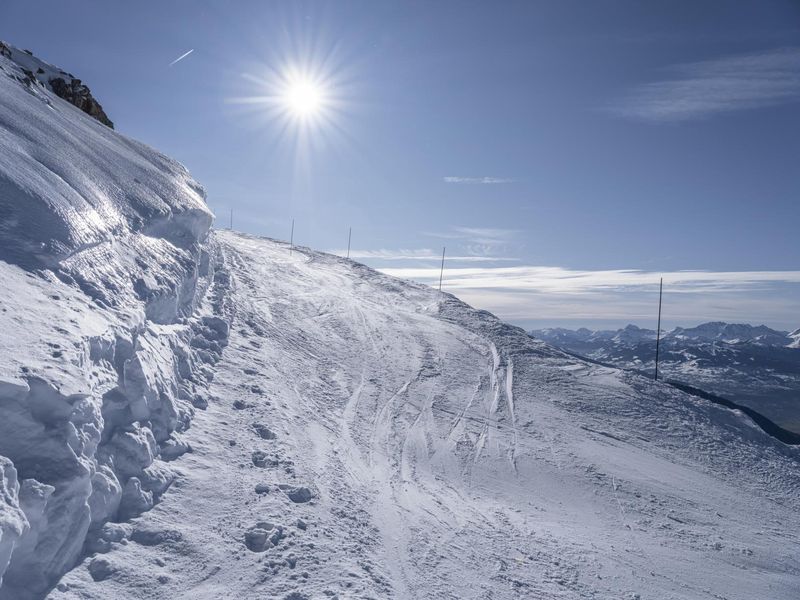 Skiing in France: Clear Sky View of the Alps HDRi Maps and Backplates