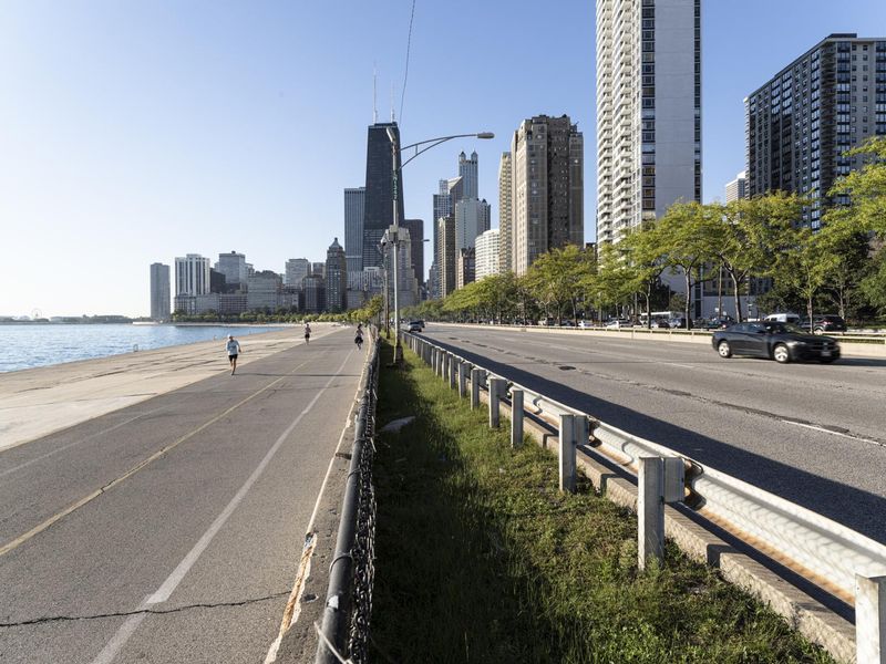 Skyline of Chicago, Illinois: The Heart of the Metropolitan Area HDRi ...