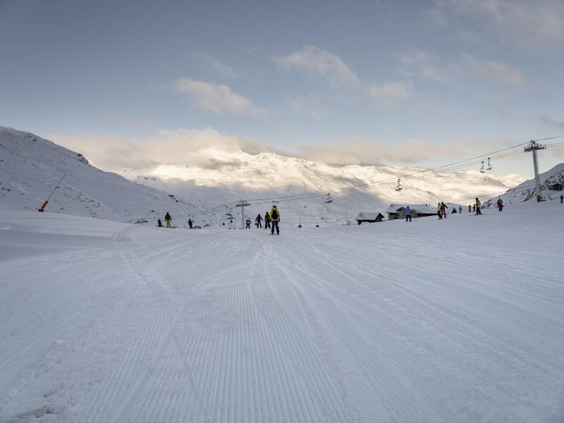 Snow Covered Slope in the Alps under a Clear Sky HDRi Maps and Backplates