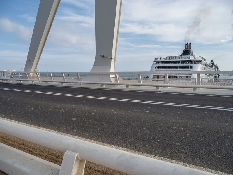 Spanish Bridge: Connecting the Harbor to the Coastal Jetty HDRi Maps ...