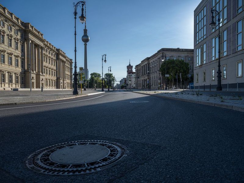 Sunny Berlin: Straight Asphalt Road HDRi Maps and Backplates