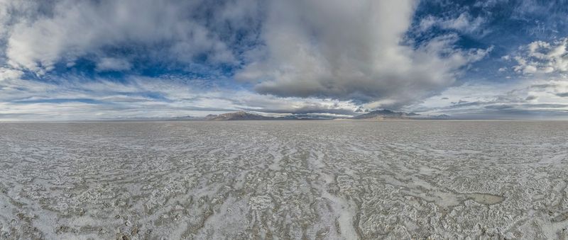 Sunny Salt Lake in Utah: A Majestic Landscape HDRi Maps and Backplates