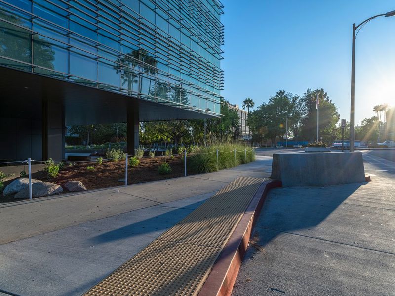 Sunshine in Los Angeles, California HDRi Maps and Backplates