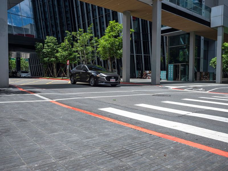 Taipei City Road: Bridge and Shadow HDRi Maps and Backplates