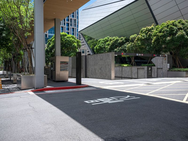 Urban Design in Taiwan: Exploring the Business District - HDRi Maps and ...