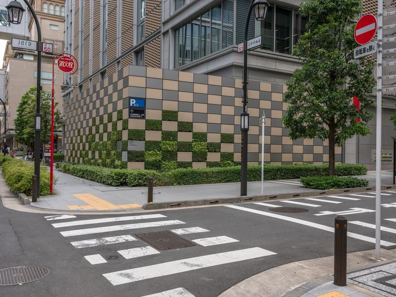 Tokyo Urban Design: Embracing City Life HDRi Maps and Backplates