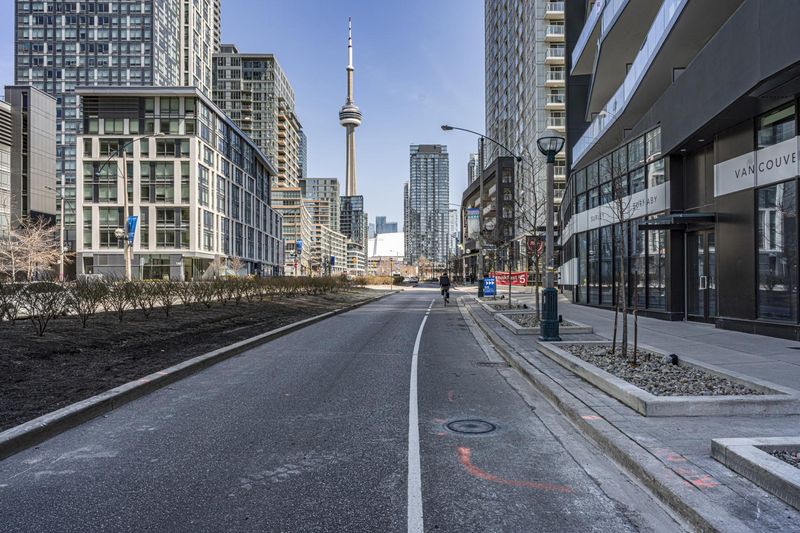 Toronto High-Rise: Modern Architecture in the City HDRi Maps and Backplates