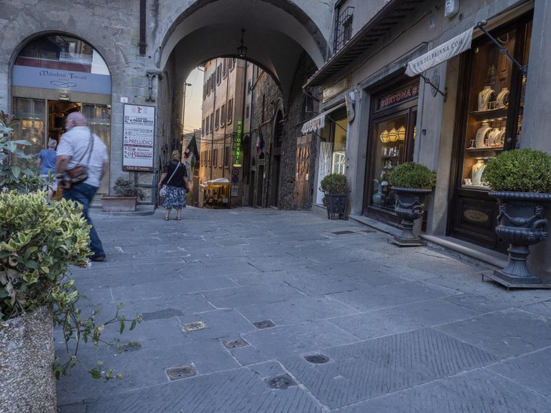 Tuscany Italy: Classic Architecture and Cobblestone HDRi Maps and ...