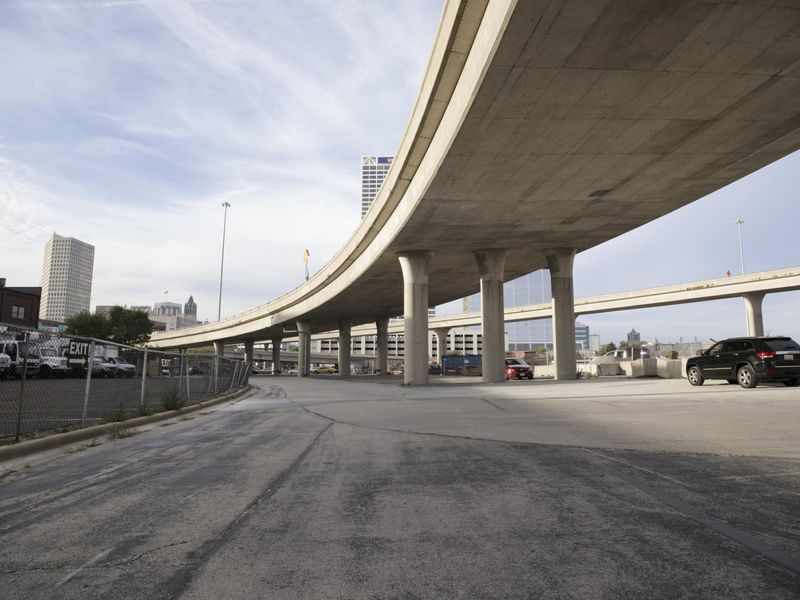 Underpass in Chicago: Road Infrastructure - HDRi Maps and Backplates
