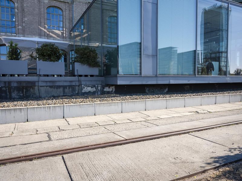 Urban Architecture: Cityscape with Reflections HDRi Maps and Backplates