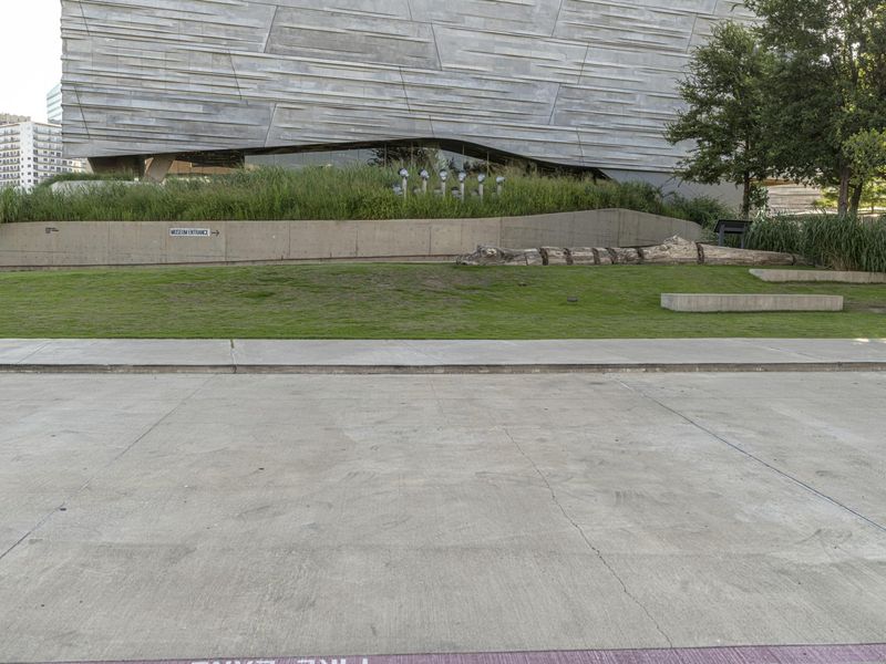 Urban Architecture: Museum in a Public Space - HDRi Maps and Backplates