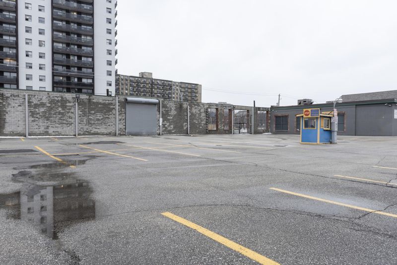 Empty Parking Spaces in Toronto Urban Area HDRi Maps and Backplates