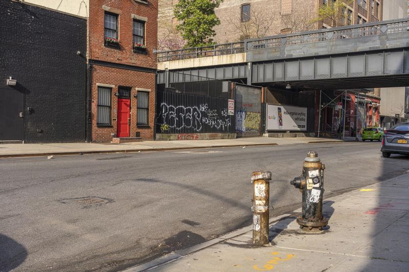 Urban Design: Bridge Underpass and City Life HDRi Maps and Backplates