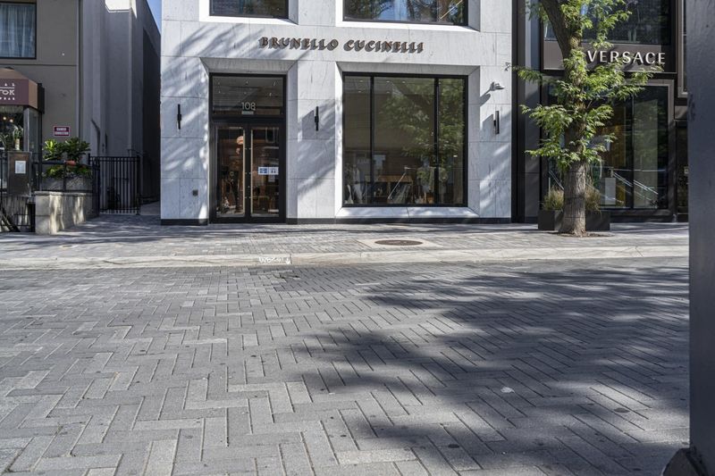 Urban Design in the City: Tile Flooring and Modern Architecture HDRi ...