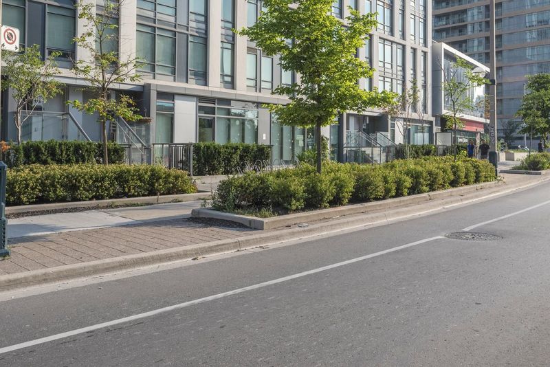 Urban Design: Modern Architecture in the City HDRi Maps and Backplates