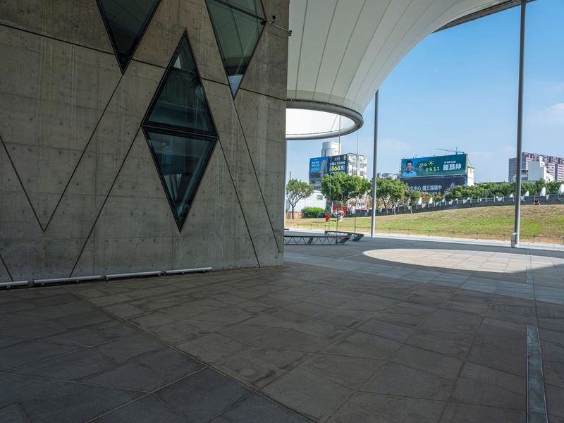 Urban Design in Taiwan: Glass Walls and City Views