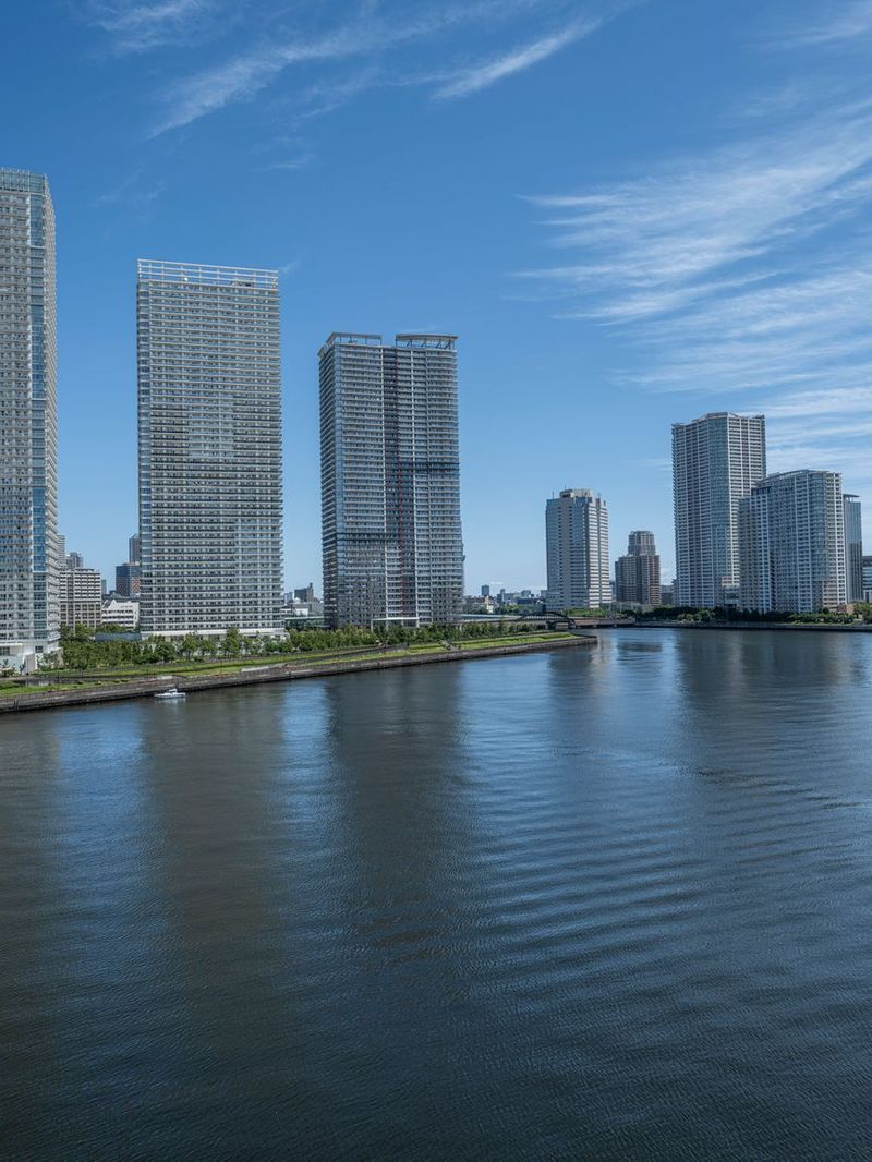 Urban Infrastructure in Tokyo: Clear Sky Views HDRi Maps and Backplates