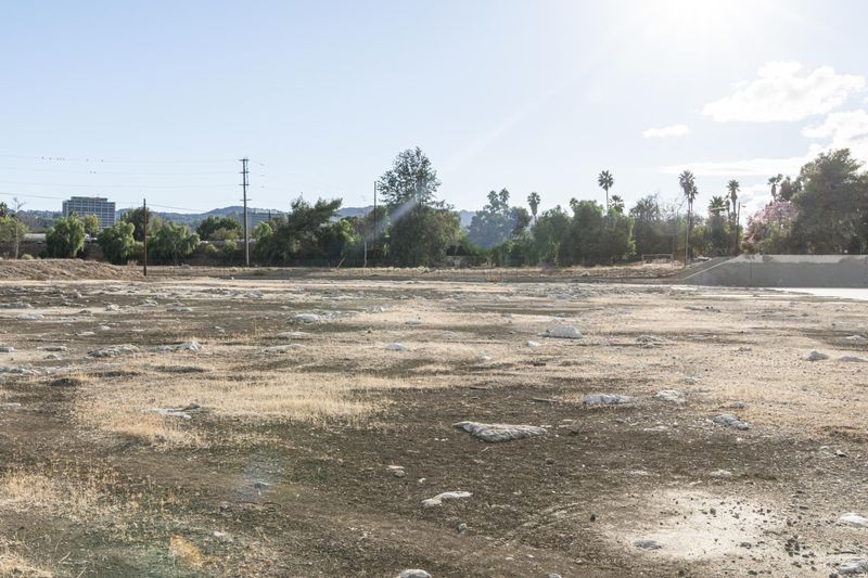 Urban Landscape in Los Angeles: Rubble and Debris HDRi Maps and Backplates