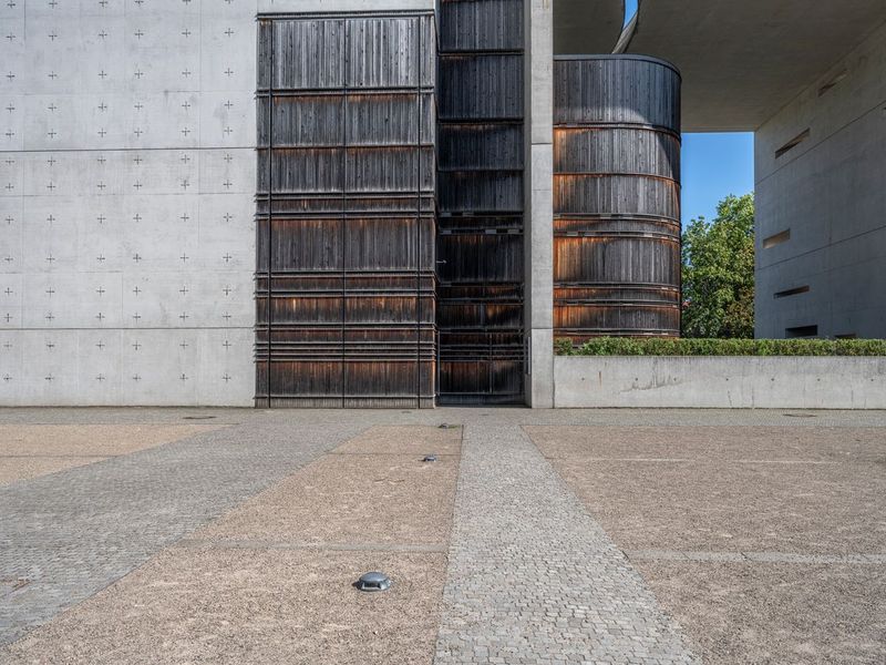 Urban Open Space: Concrete Wall under a Clear Sky HDRi Maps and Backplates