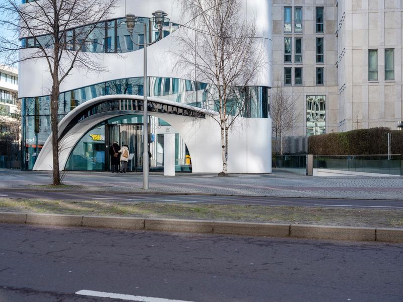 Urban Space in Europe: A Clear Sky in the City HDRi Maps and Backplates