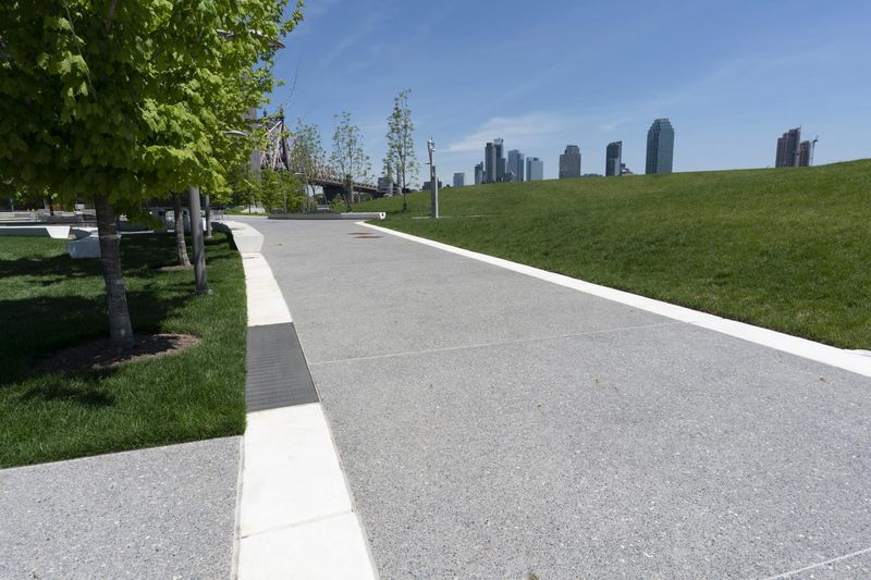 Urban Walkway in New York City: Clear Sky HDRi Maps and Backplates