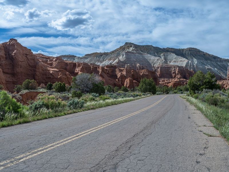 USA Asphalt Road: Discovering the Beauty of Kodachrome Basin Park HDRi ...