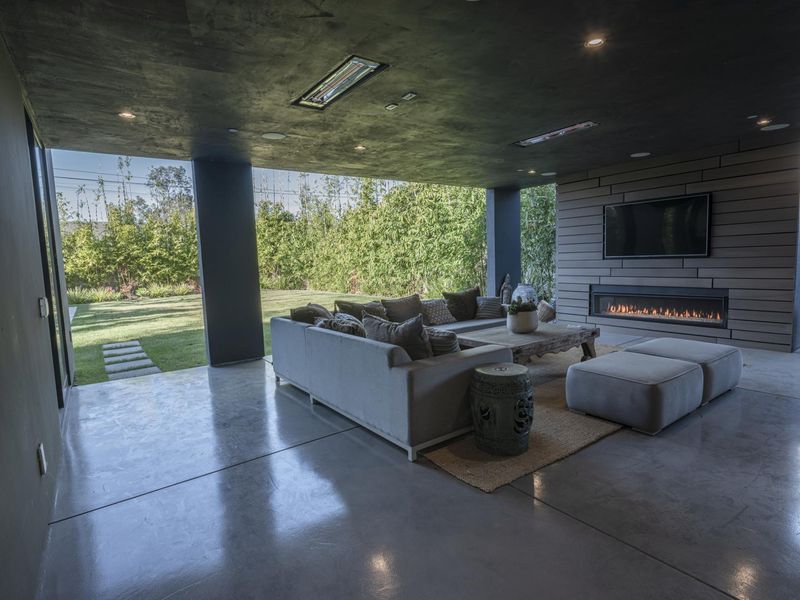 Building a Home in the USA: A Look at the Interior HDRi Maps and Backplates