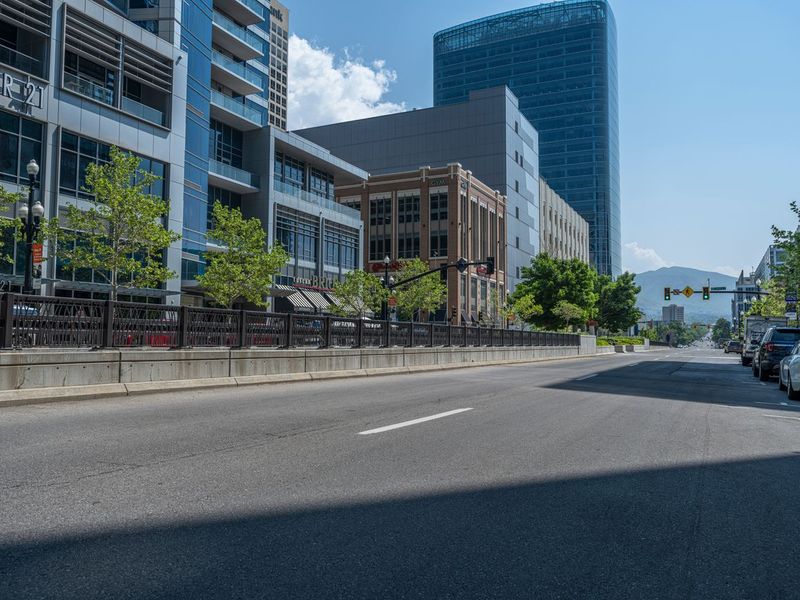 USA City Life: Office Building with Urban Design HDRi Maps and Backplates