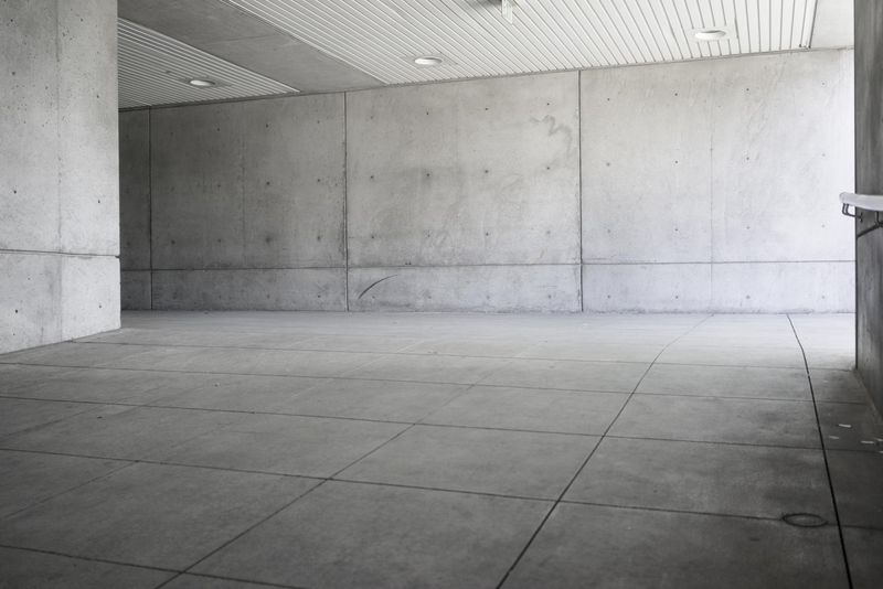 USA: Concrete Building and Open Space HDRi Maps and Backplates