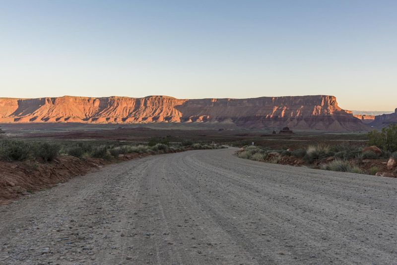 USA Landscape: Rugged Mountains of Canyonlands HDRi Maps and Backplates