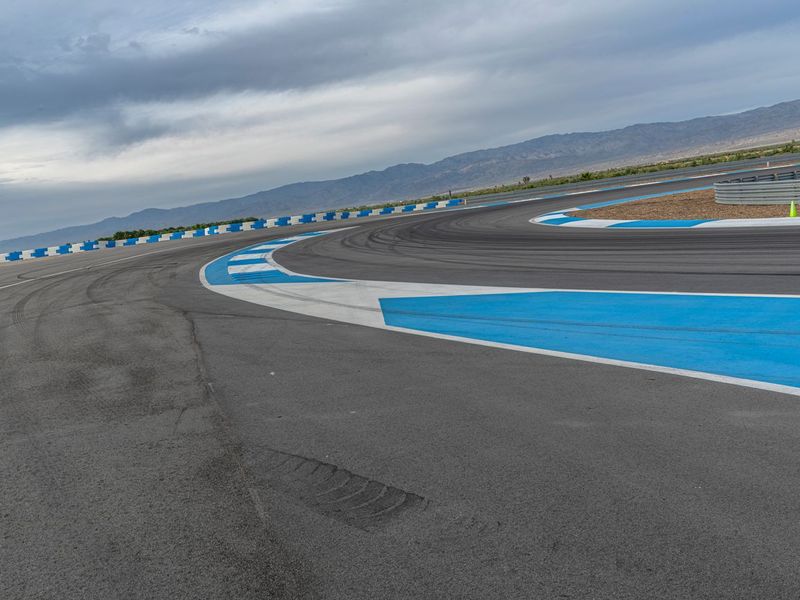 USA Race Track: Asphalt Curves HDRi Maps and Backplates