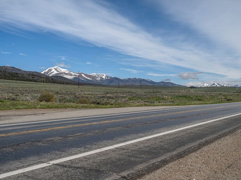 USA's Rural Landscape: Cloudy Mountains and a Serene Road - HDRi Maps ...