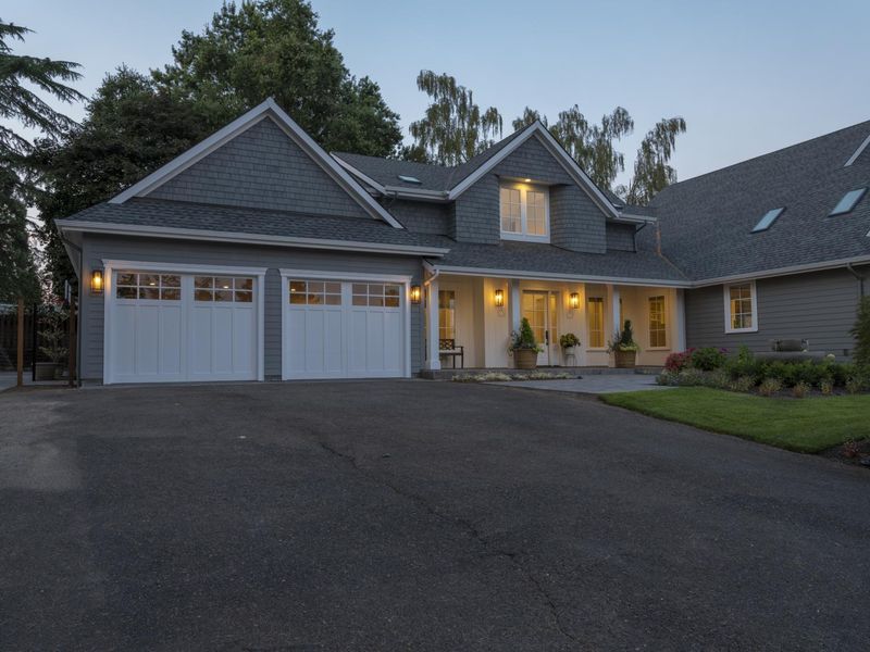 USA Suburban Residential House - HDRi Maps and Backplates
