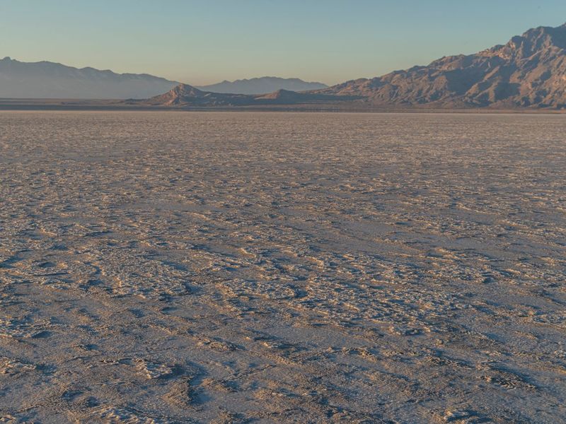 Utah Dawn: Clear Sky over the Mountains HDRi Maps and Backplates