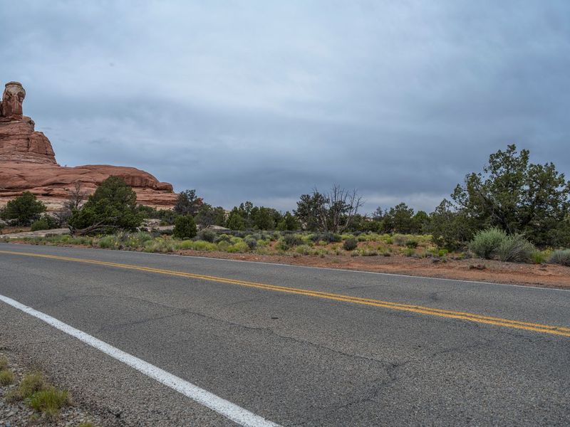 Utah Daytime Canyon Road Landscape HDRi Maps and Backplates