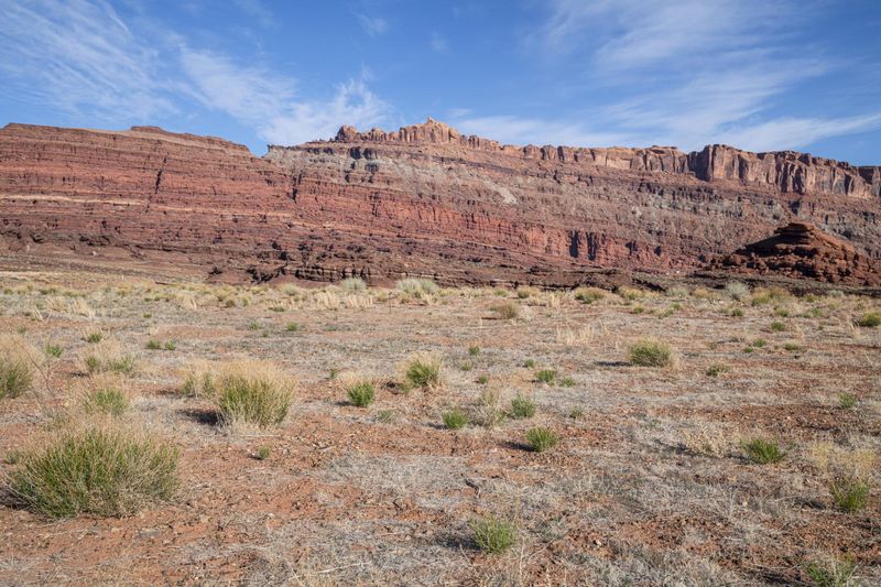 Utah Desert: Vast Plains of Grass and Mountains HDRi Maps and Backplates